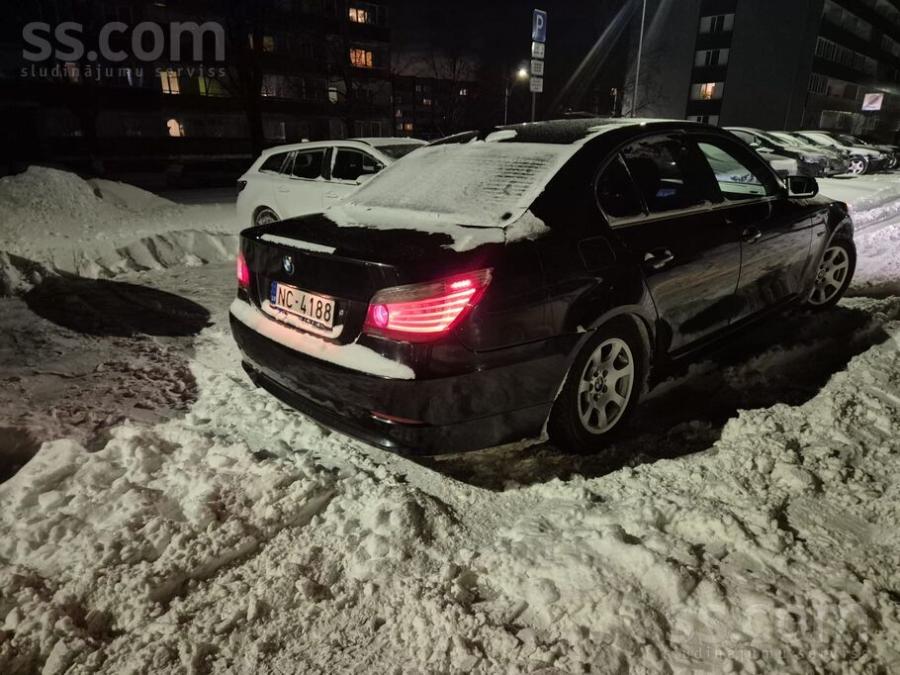 Black BMW 525 2008 in Riga, with an engine capacity of 3.00 L and mileage of 0 thousand km for 7300 €, photo 12 on AUTOMOTO.COM.LV