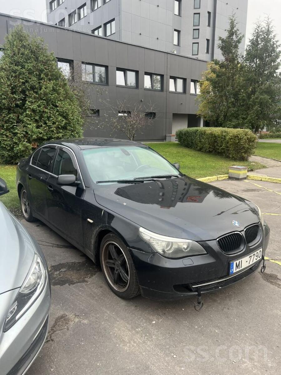 Melns BMW 525 2008 Rīga, ar dzinēja tilpumu 3.00 L un nobraukumu 375 tūkst. km par 3700 €, foto 3 vietnē AUTOMOTO.COM.LV