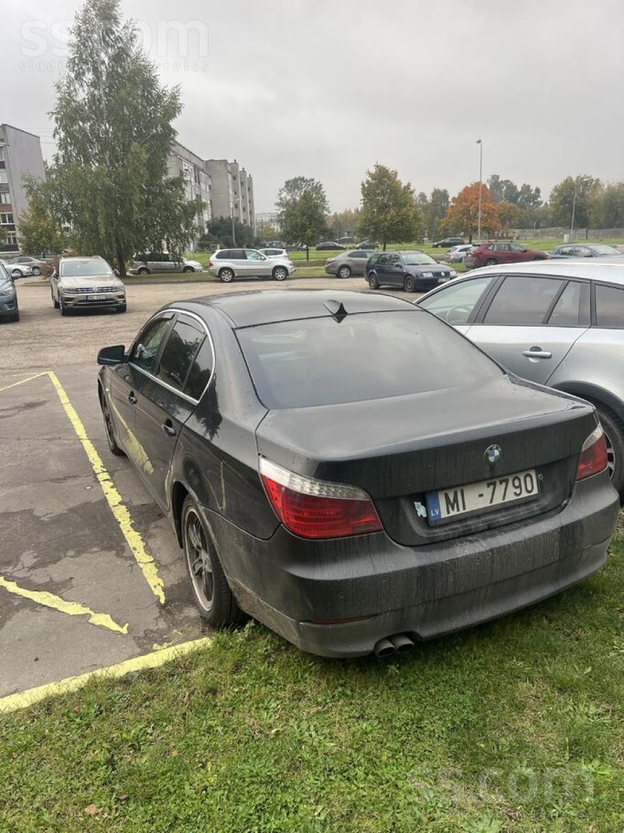 Melns BMW 525 2008 Rīga, ar dzinēja tilpumu 3.00 L un nobraukumu 375 tūkst. km par 3700 €, foto 4 vietnē AUTOMOTO.COM.LV