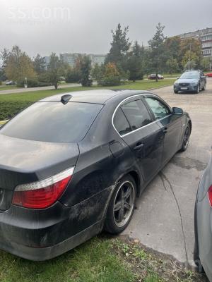 Melns BMW 525 2008 Rīga, ar dzinēja tilpumu 3.00 L un nobraukumu 375 tūkst. km par 3700 €, foto 5 vietnē AUTOMOTO.COM.LV