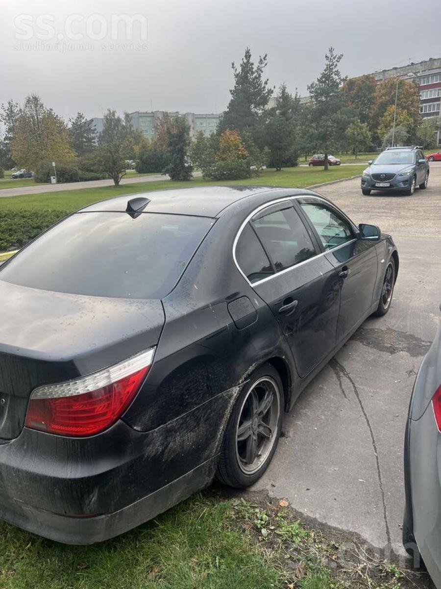 Melns BMW 525 2008 Rīga, ar dzinēja tilpumu 3.00 L un nobraukumu 375 tūkst. km par 3700 €, foto 5 vietnē AUTOMOTO.COM.LV
