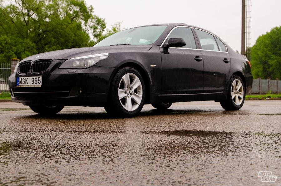 Melns BMW 525 2009 Kauņa, ar dzinēja tilpumu 3.00 L un nobraukumu 309 tūkst. km par 5000 €, foto 3 vietnē AUTOMOTO.COM.LV
