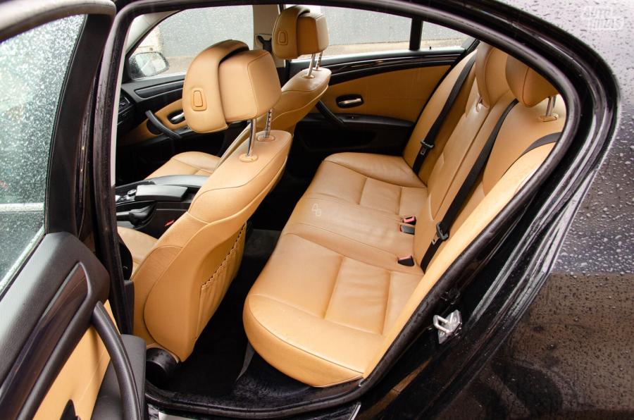 Melns BMW 525 2009 Kauņa, ar dzinēja tilpumu 3.00 L un nobraukumu 309 tūkst. km par 5000 €, foto 11 vietnē AUTOMOTO.COM.LV
