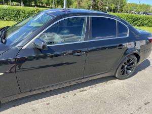 Black BMW 525 2009 in Kaunas, with an engine capacity of 2.99 L and mileage of 345 thousand km for 5100 €, photo 6 on AUTOMOTO.COM.LV