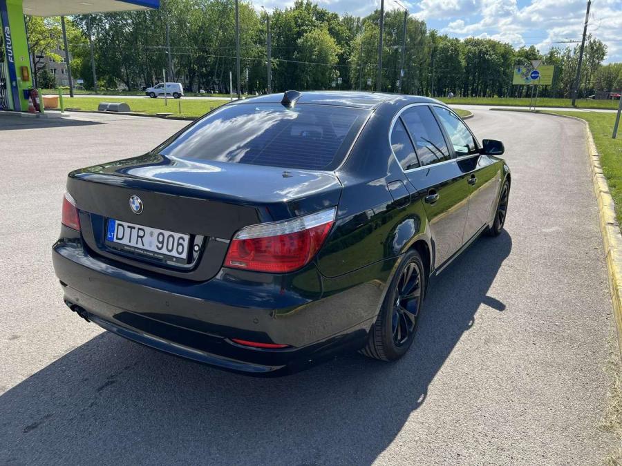 Black BMW 525 2009 in Kaunas, with an engine capacity of 2.99 L and mileage of 345 thousand km for 5100 €, photo 9 on AUTOMOTO.COM.LV