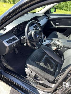 Black BMW 525 2009 in Kaunas, with an engine capacity of 2.99 L and mileage of 345 thousand km for 5100 €, photo 14 on AUTOMOTO.COM.LV