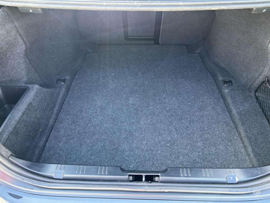 Black BMW 525 2009 in Kaunas, with an engine capacity of 2.99 L and mileage of 345 thousand km for 5100 €, photo 19 on AUTOMOTO.COM.LV