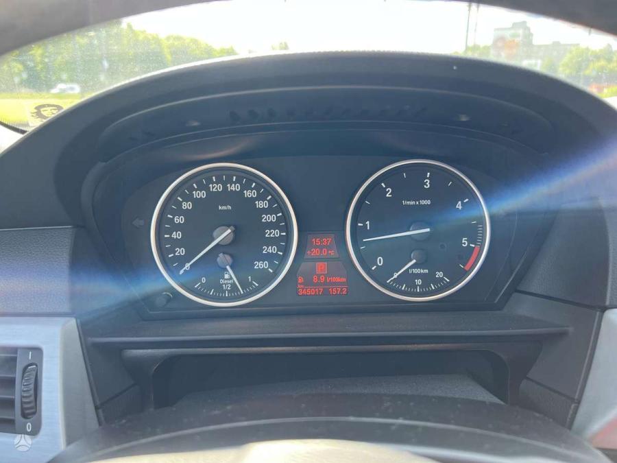 Black BMW 525 2009 in Kaunas, with an engine capacity of 2.99 L and mileage of 345 thousand km for 5100 €, photo 25 on AUTOMOTO.COM.LV