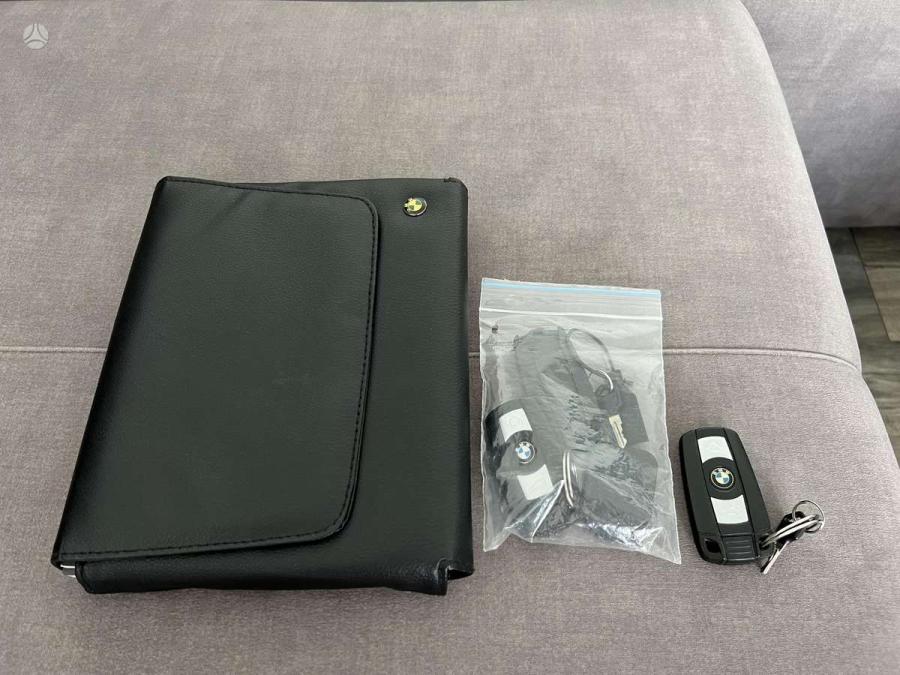 Black BMW 525 2009 in Kaunas, with an engine capacity of 2.99 L and mileage of 345 thousand km for 5100 €, photo 26 on AUTOMOTO.COM.LV
