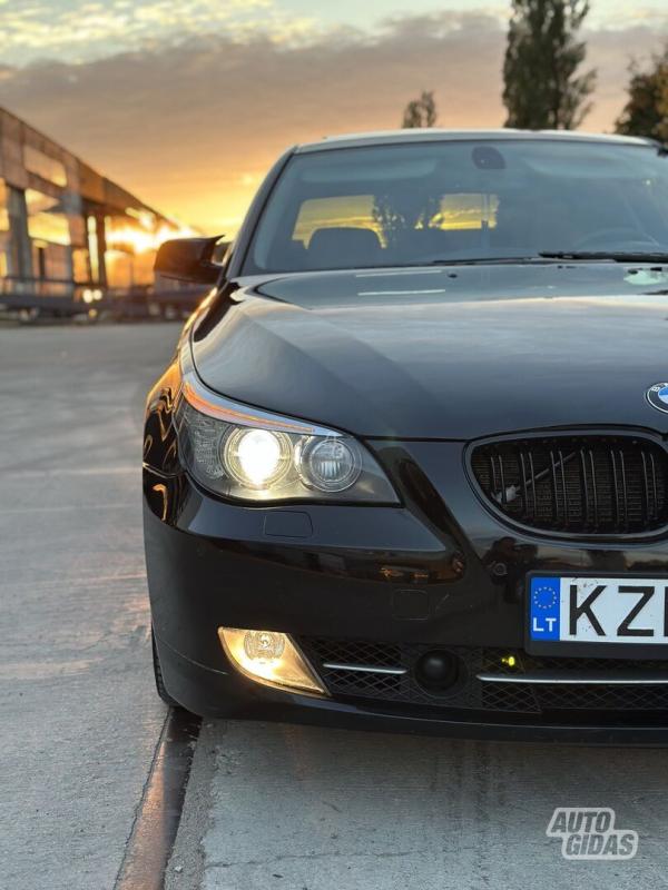 Black BMW 525 2009 in Alytus, with an engine capacity of 3.00 L and mileage of 493 thousand km for 3999 €, photo 4 on AUTOMOTO.COM.LV