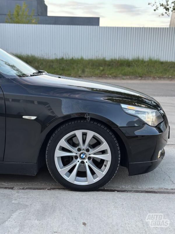 Black BMW 525 2009 in Alytus, with an engine capacity of 3.00 L and mileage of 493 thousand km for 3999 €, photo 5 on AUTOMOTO.COM.LV