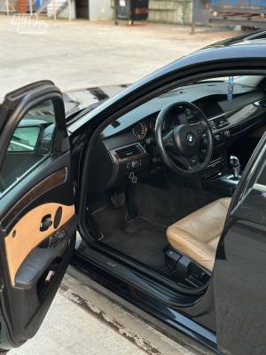 Black BMW 525 2009 in Alytus, with an engine capacity of 3.00 L and mileage of 493 thousand km for 4100 €, photo 20 on AUTOMOTO.COM.LV