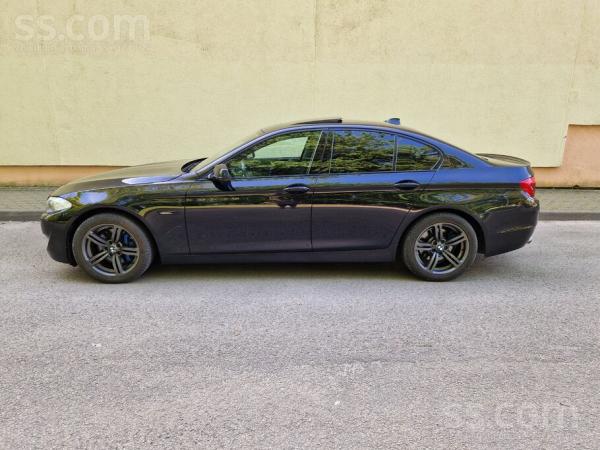 Black BMW 525 2010 in Ogre, with an engine capacity of 3.00 L and mileage of 353 thousand km for 8200 €, photo 8 on AUTOMOTO.COM.LV
