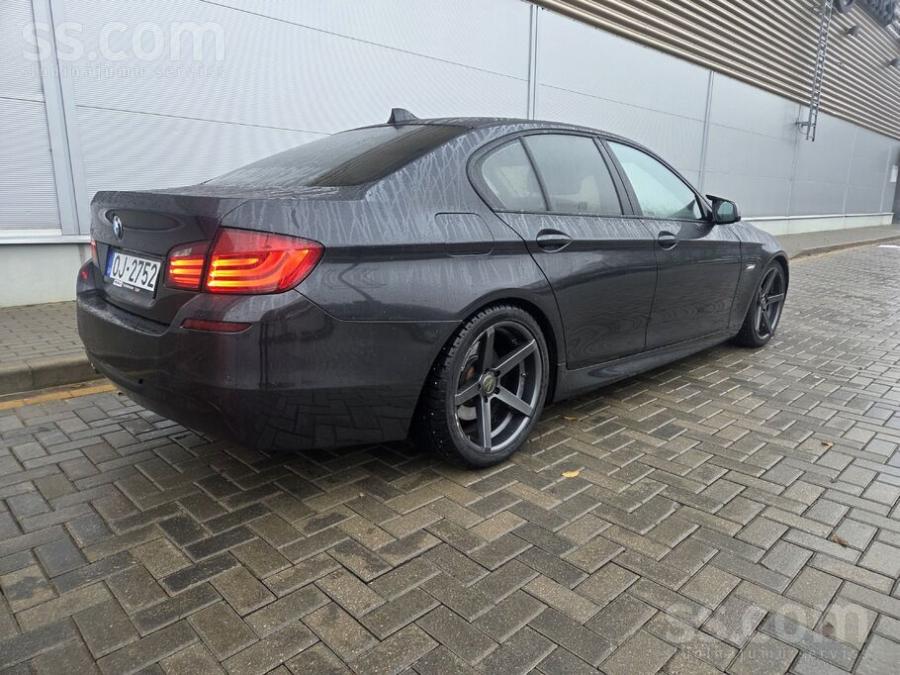 Melns BMW 525 2010 Rīga, ar dzinēja tilpumu 3.00 L un nobraukumu 0 tūkst. km par 10500 €, foto 4 vietnē AUTOMOTO.COM.LV