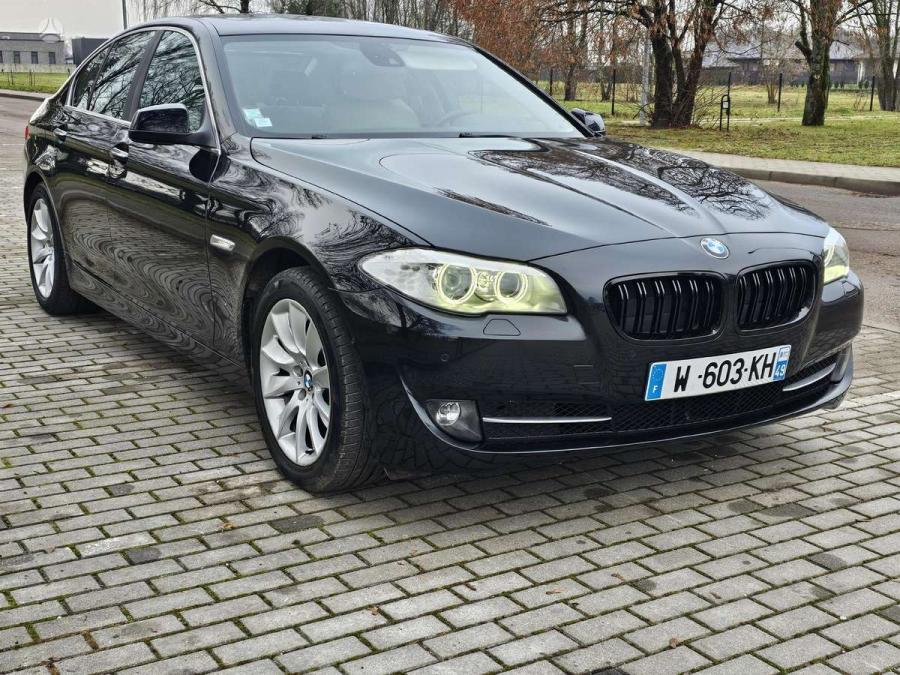 Melns BMW 525 2010 Tauragė, ar dzinēja tilpumu 2.99 L un nobraukumu 220 tūkst. km par 9800 €, foto 3 vietnē AUTOMOTO.COM.LV