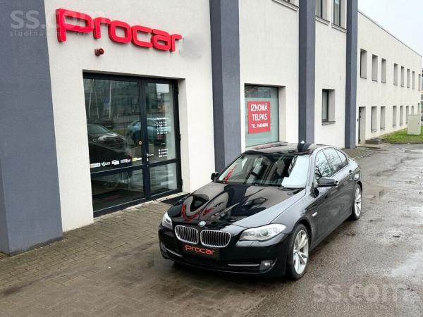 Black BMW 525 2010 in Riga, with an engine capacity of 3.00 L and mileage of 329 thousand km for 9500 €, photo 2 on AUTOMOTO.COM.LV