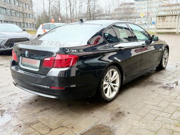 Black BMW 525 2010 in Riga, with an engine capacity of 3.00 L and mileage of 329 thousand km for 9500 €, photo 5 on AUTOMOTO.COM.LV