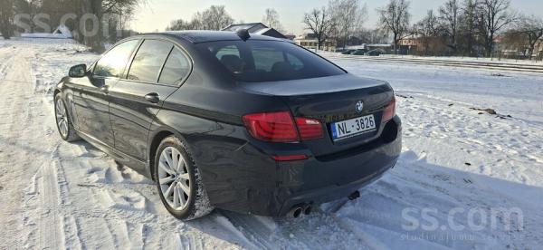 Melns BMW 525 2010 Cēsis, ar dzinēja tilpumu 3.00 L un nobraukumu 289 tūkst. km par 10250 €, foto 4 vietnē AUTOMOTO.COM.LV