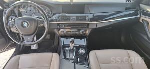 Black BMW 525 2010 in Cesis, with an engine capacity of 3.00 L and mileage of 289 thousand km for 10250 €, photo 12 on AUTOMOTO.COM.LV