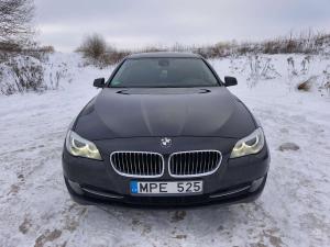 Black BMW 525 2010 in Vilnius, with an engine capacity of 2.99 L and mileage of 302 thousand km for 8300 €, photo 3 on AUTOMOTO.COM.LV