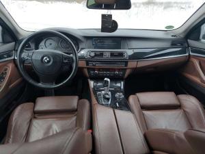 Black BMW 525 2010 in Vilnius, with an engine capacity of 2.99 L and mileage of 302 thousand km for 8300 €, photo 9 on AUTOMOTO.COM.LV