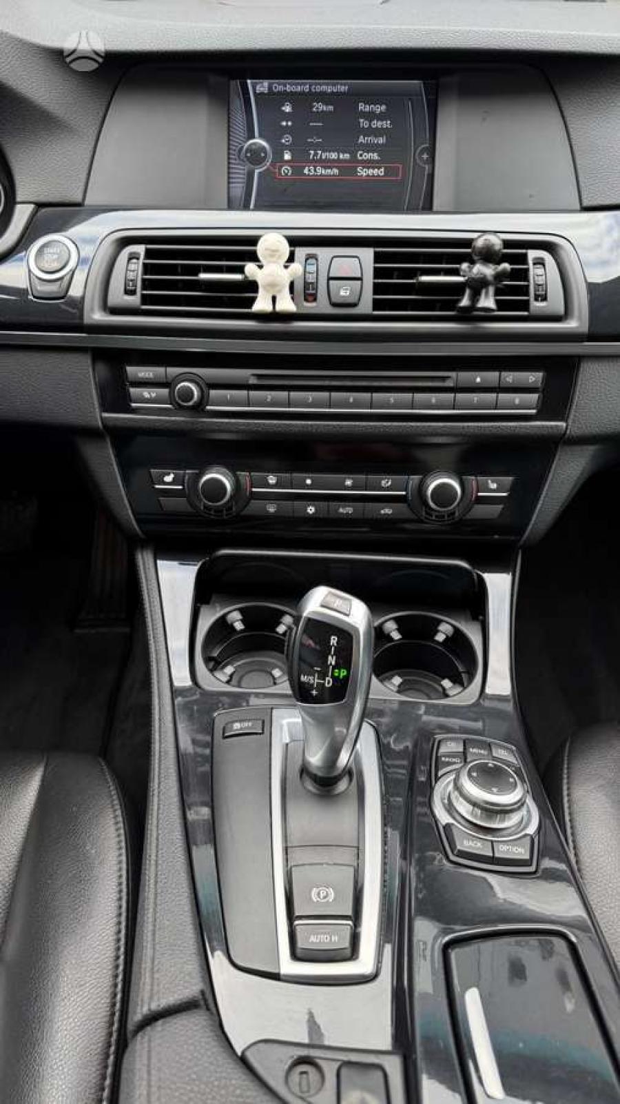 Melns BMW 525 2010 Viļņa, ar dzinēja tilpumu 2.99 L un nobraukumu 319 tūkst. km par 6500 €, foto 10 vietnē AUTOMOTO.COM.LV