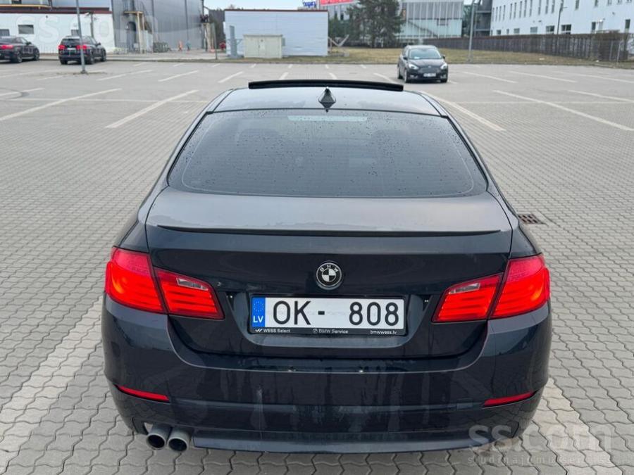 Melns BMW 525 2010 Rīga, ar dzinēja tilpumu 3.00 L un nobraukumu 299 tūkst. km par 8750 €, foto 3 vietnē AUTOMOTO.COM.LV
