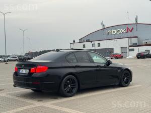 Melns BMW 525 2010 Rīga, ar dzinēja tilpumu 3.00 L un nobraukumu 299 tūkst. km par 8750 €, foto 4 vietnē AUTOMOTO.COM.LV