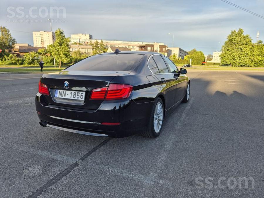 Черный БМВ 525 2010 в Рига, объемом двигателя 3.00 л и пробегом 318 тыс. км за 10000 €, фото 5 на AUTOMOTO.COM.LV