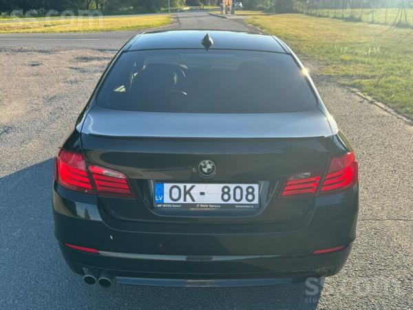 Black BMW 525 2010 in Riga, with an engine capacity of 3.00 L and mileage of 302 thousand km for 8200 €, photo 4 on AUTOMOTO.COM.LV