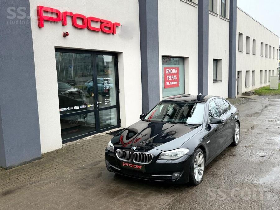 Melns BMW 525 2010 Rīga, ar dzinēja tilpumu 3.00 L un nobraukumu 329 tūkst. km par 7990 €, foto 3 vietnē AUTOMOTO.COM.LV