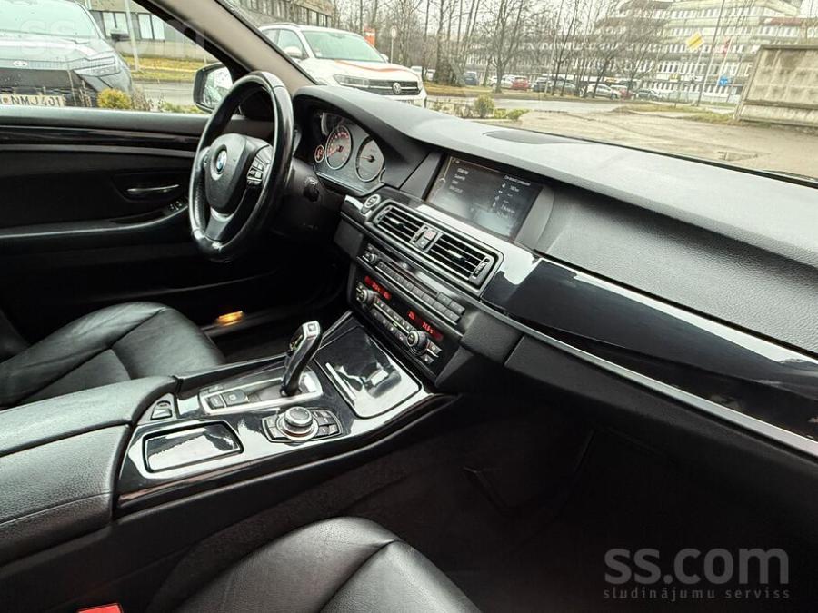 Melns BMW 525 2010 Rīga, ar dzinēja tilpumu 3.00 L un nobraukumu 329 tūkst. km par 7990 €, foto 14 vietnē AUTOMOTO.COM.LV