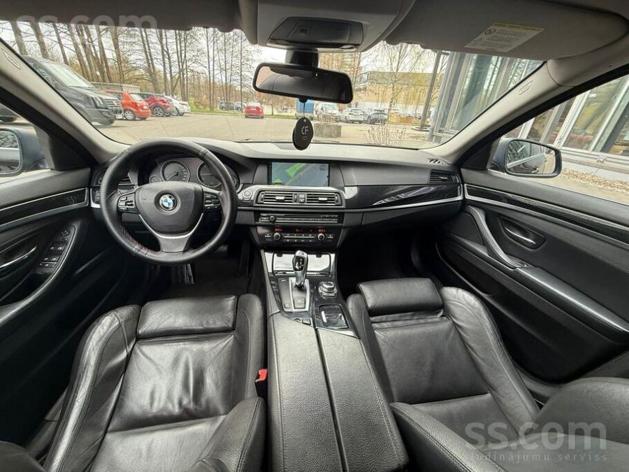 Black BMW 525 2010 in Riga, with an engine capacity of 3.00 L and mileage of 0 thousand km for 8500 €, photo 7 on AUTOMOTO.COM.LV