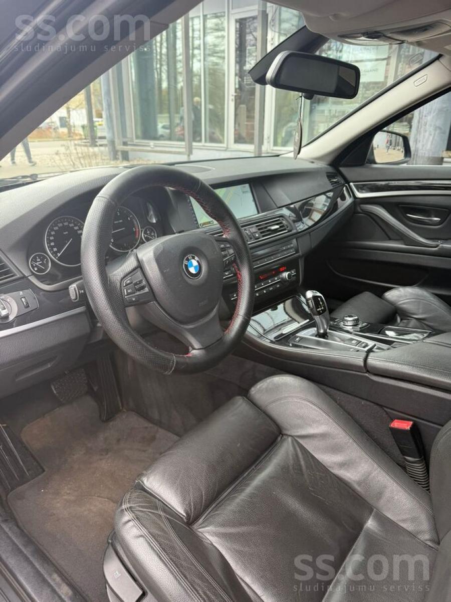 Black BMW 525 2010 in Riga, with an engine capacity of 3.00 L and mileage of 0 thousand km for 8500 €, photo 9 on AUTOMOTO.COM.LV