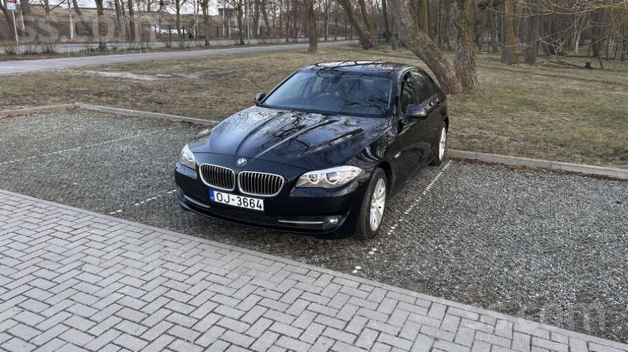 Melns BMW 525 2010 Liepāja, ar dzinēja tilpumu 3.00 L un nobraukumu 314 tūkst. km par 7800 €, foto 1 vietnē AUTOMOTO.COM.LV