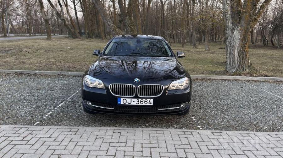 Melns BMW 525 2010 Liepāja, ar dzinēja tilpumu 3.00 L un nobraukumu 314 tūkst. km par 7800 €, foto 3 vietnē AUTOMOTO.COM.LV
