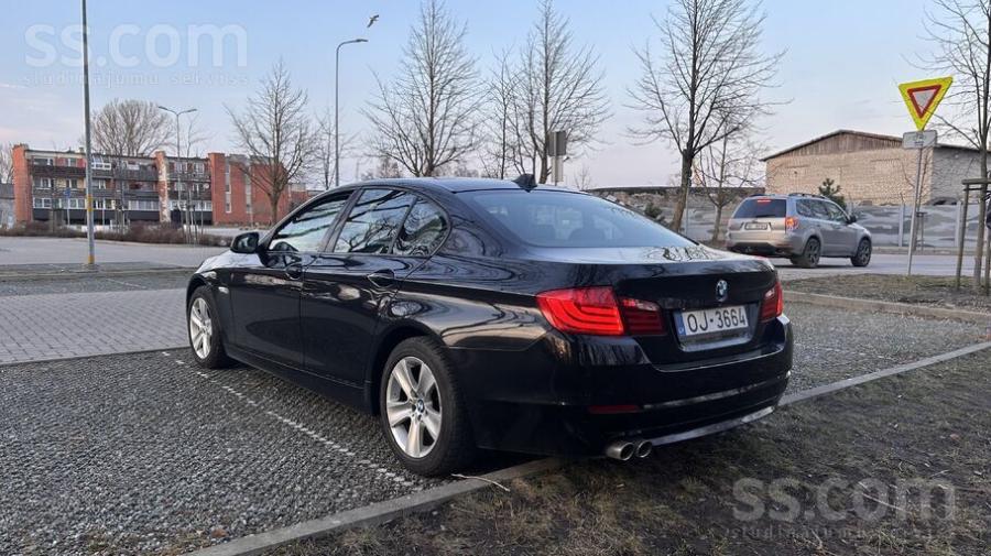 Melns BMW 525 2010 Liepāja, ar dzinēja tilpumu 3.00 L un nobraukumu 314 tūkst. km par 7800 €, foto 8 vietnē AUTOMOTO.COM.LV