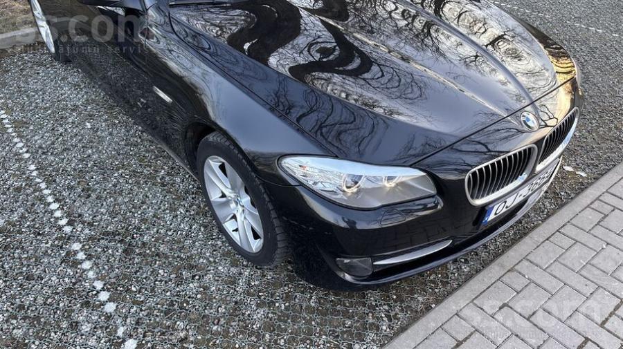 Melns BMW 525 2010 Liepāja, ar dzinēja tilpumu 3.00 L un nobraukumu 314 tūkst. km par 7800 €, foto 13 vietnē AUTOMOTO.COM.LV
