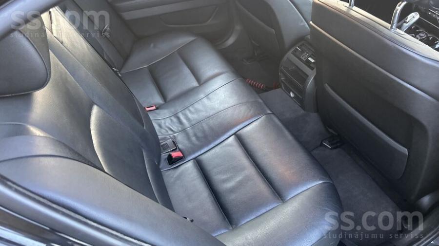 Melns BMW 525 2010 Liepāja, ar dzinēja tilpumu 3.00 L un nobraukumu 314 tūkst. km par 7800 €, foto 18 vietnē AUTOMOTO.COM.LV