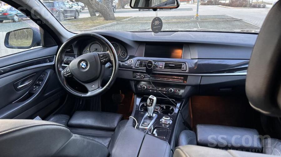 Melns BMW 525 2010 Liepāja, ar dzinēja tilpumu 3.00 L un nobraukumu 314 tūkst. km par 7800 €, foto 20 vietnē AUTOMOTO.COM.LV