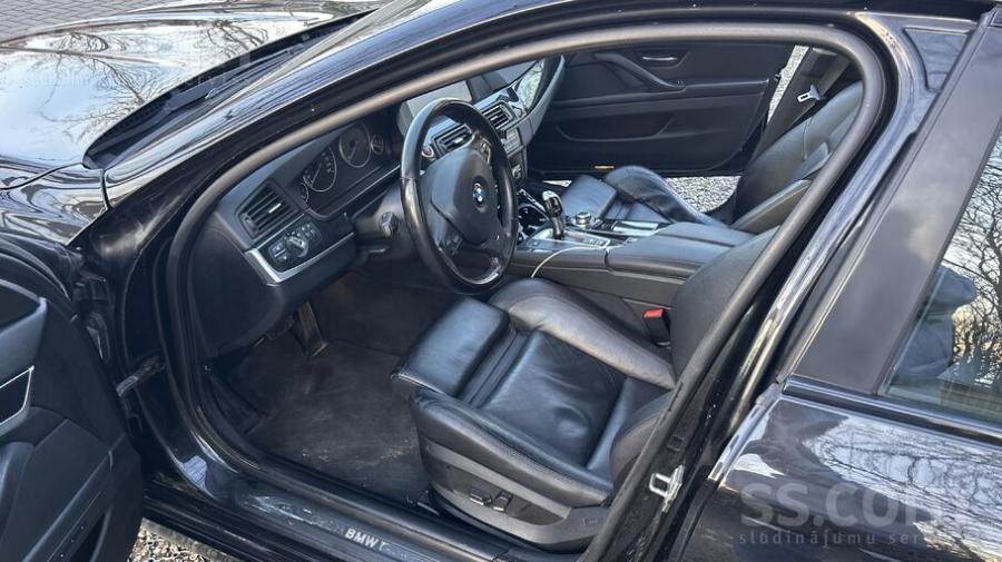 Melns BMW 525 2010 Liepāja, ar dzinēja tilpumu 3.00 L un nobraukumu 314 tūkst. km par 7800 €, foto 22 vietnē AUTOMOTO.COM.LV
