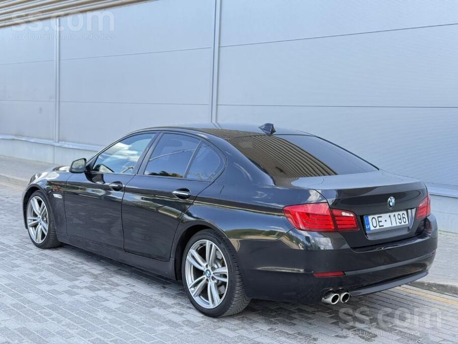 Melns BMW 525 2010 Rīga, ar dzinēja tilpumu 3.00 L un nobraukumu 380 tūkst. km par 8500 €, foto 4 vietnē AUTOMOTO.COM.LV
