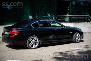 Melns BMW 525 2010 Liepāja, ar dzinēja tilpumu 3.00 L un nobraukumu 430 tūkst. km par 8750 €, foto 3 vietnē AUTOMOTO.COM.LV