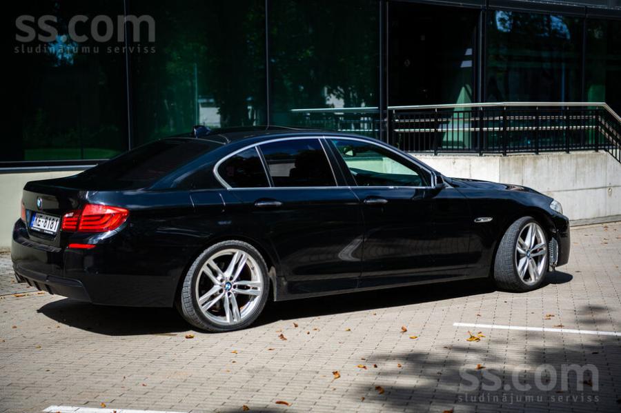 Melns BMW 525 2010 Liepāja, ar dzinēja tilpumu 3.00 L un nobraukumu 430 tūkst. km par 8750 €, foto 3 vietnē AUTOMOTO.COM.LV