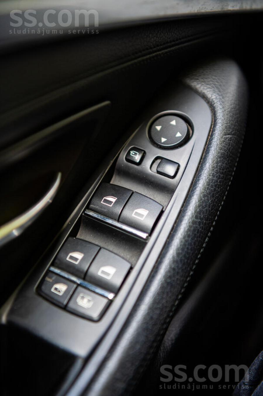 Melns BMW 525 2010 Liepāja, ar dzinēja tilpumu 3.00 L un nobraukumu 430 tūkst. km par 8750 €, foto 5 vietnē AUTOMOTO.COM.LV