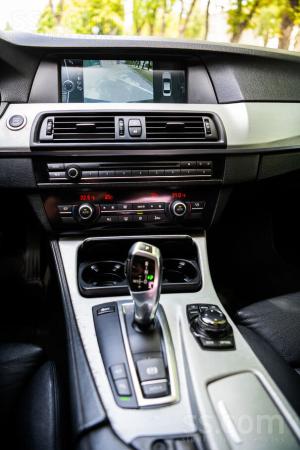 Melns BMW 525 2010 Liepāja, ar dzinēja tilpumu 3.00 L un nobraukumu 430 tūkst. km par 8750 €, foto 6 vietnē AUTOMOTO.COM.LV