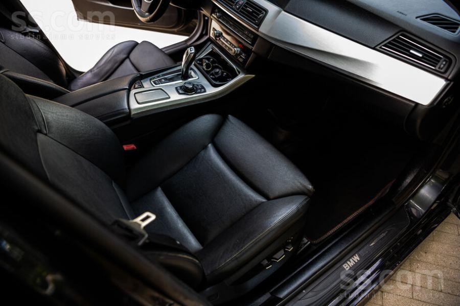 Melns BMW 525 2010 Liepāja, ar dzinēja tilpumu 3.00 L un nobraukumu 430 tūkst. km par 8750 €, foto 7 vietnē AUTOMOTO.COM.LV