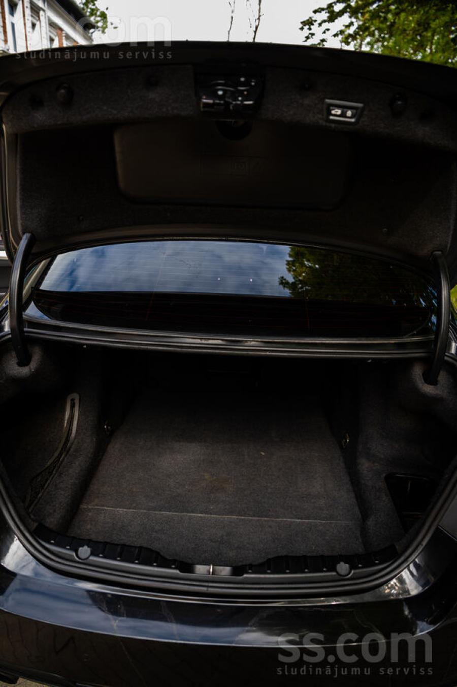 Melns BMW 525 2010 Liepāja, ar dzinēja tilpumu 3.00 L un nobraukumu 430 tūkst. km par 8750 €, foto 8 vietnē AUTOMOTO.COM.LV