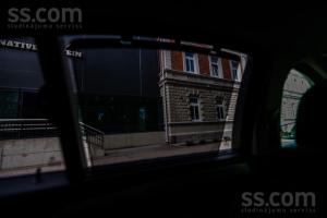 Melns BMW 525 2010 Liepāja, ar dzinēja tilpumu 3.00 L un nobraukumu 430 tūkst. km par 8750 €, foto 10 vietnē AUTOMOTO.COM.LV