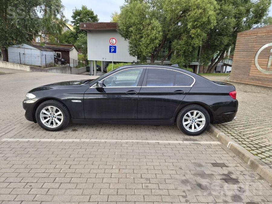 Melns BMW 525 2010 Rēzekne, ar dzinēja tilpumu 3.00 L un nobraukumu 468 tūkst. km par 6750 €, foto 3 vietnē AUTOMOTO.COM.LV